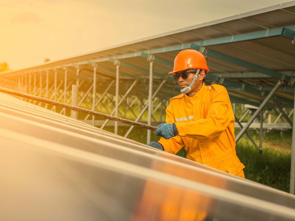 experienced worker electrical